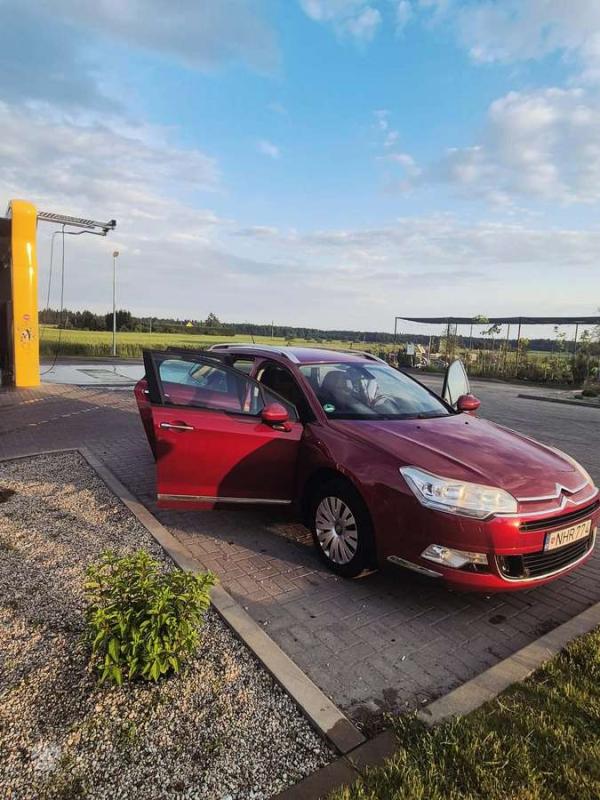 Sarkans Citroen C5 2009 Viļņa, ar dzinēja tilpumu 2.00 L un nobraukumu 300 tūkst. km par 2600 €, foto 4 vietnē AUTOMOTO.COM.LV
