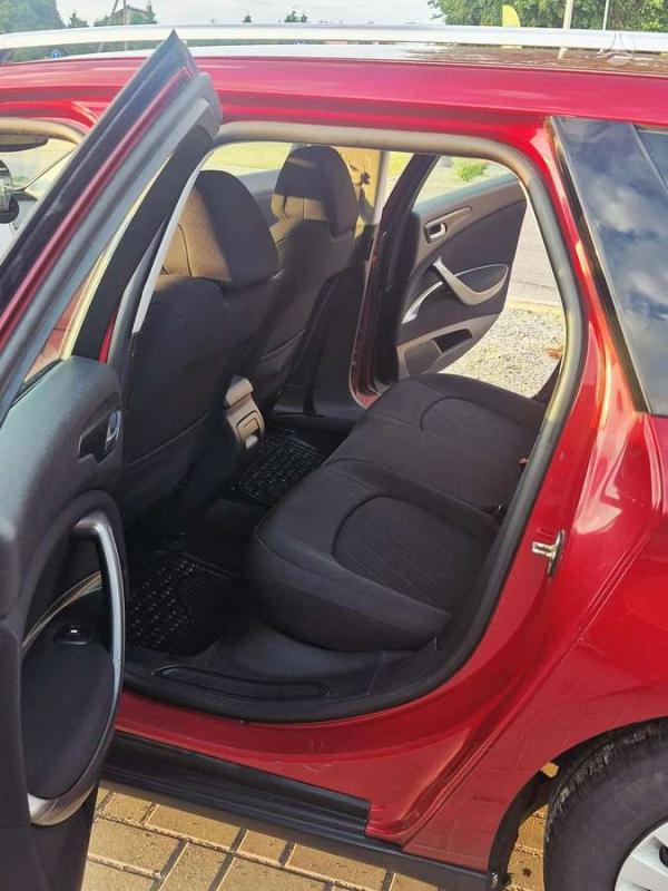 Sarkans Citroen C5 2009 Viļņa, ar dzinēja tilpumu 2.00 L un nobraukumu 300 tūkst. km par 2600 €, foto 8 vietnē AUTOMOTO.COM.LV
