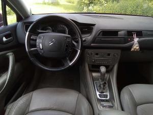 Sarkans Citroen C5 2009 Alīta, ar dzinēja tilpumu 2.00 L un nobraukumu 301 tūkst. km par 2100 €, foto  vietnē AUTOMOTO.COM.LV