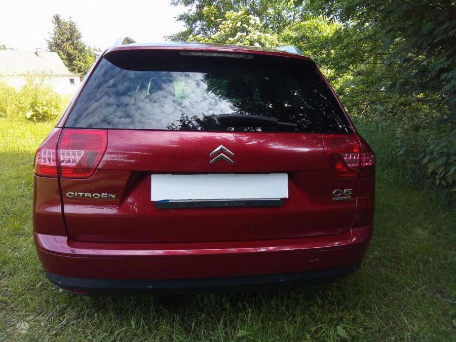 Sarkans Citroen C5 2009 Alīta, ar dzinēja tilpumu 2.00 L un nobraukumu 301 tūkst. km par 2100 €, foto 5 vietnē AUTOMOTO.COM.LV