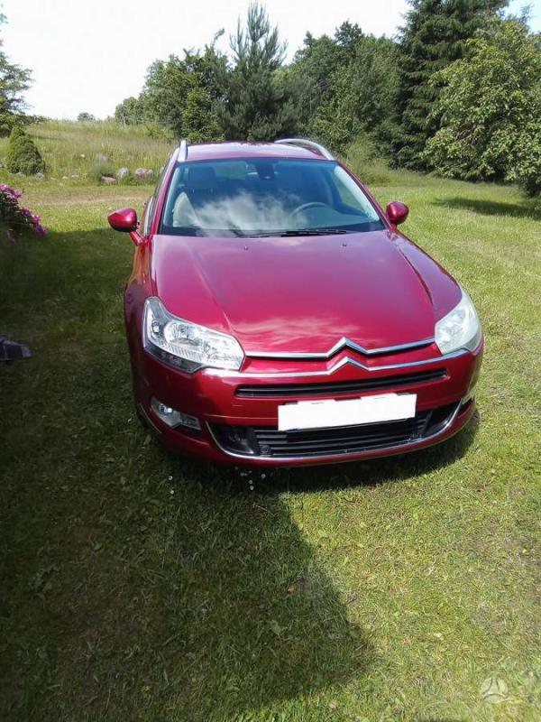 Red Citroen C5 2009 in Alytus, with an engine capacity of 2.00 L and mileage of 301 thousand km for 2100 €, photo 5 on AUTOMOTO.COM.LV