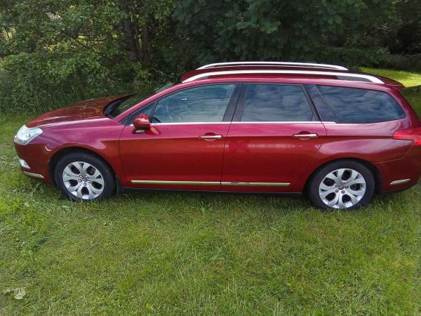 Red Citroen C5 2009 in Alytus, with an engine capacity of 2.00 L and mileage of 301 thousand km for 2100 €, photo 6 on AUTOMOTO.COM.LV