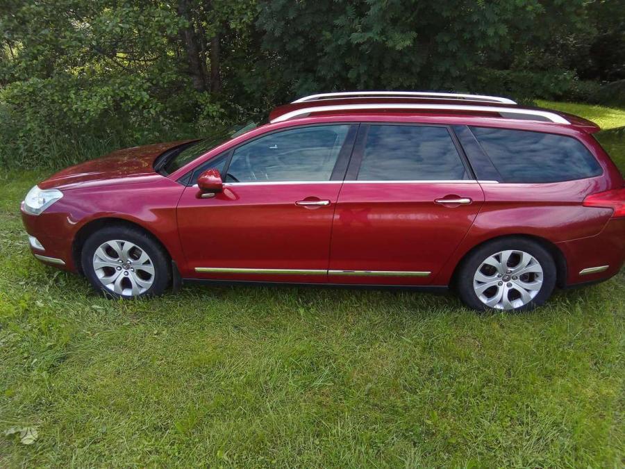 Sarkans Citroen C5 2009 Alīta, ar dzinēja tilpumu 2.00 L un nobraukumu 301 tūkst. km par 2100 €, foto 7 vietnē AUTOMOTO.COM.LV