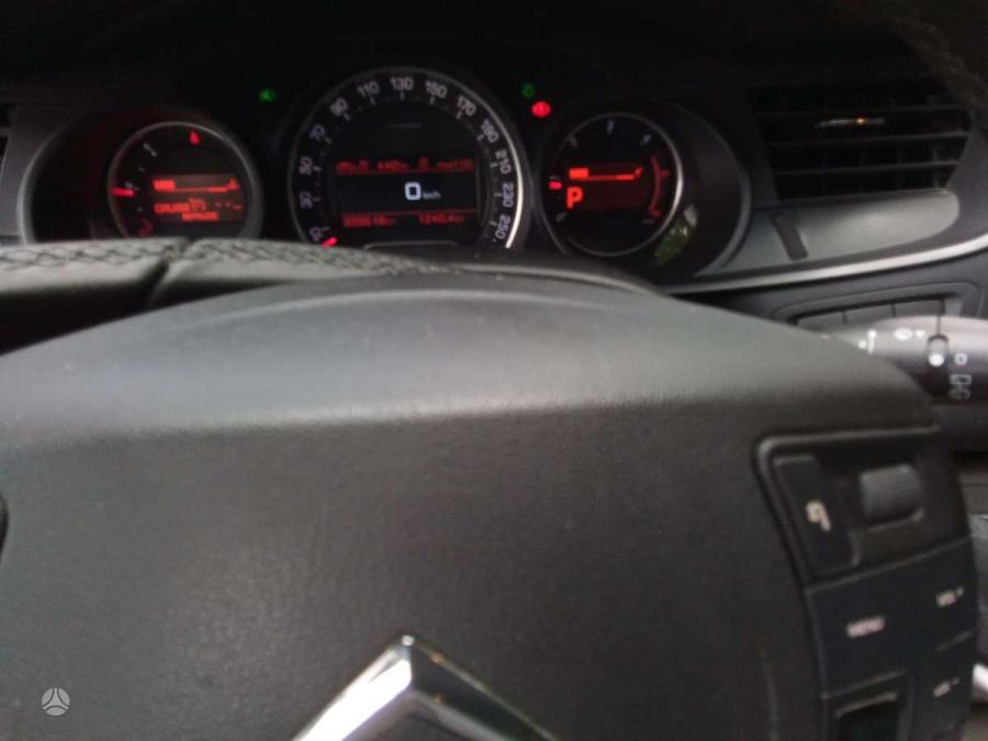 Sarkans Citroen C5 2009 Alīta, ar dzinēja tilpumu 2.00 L un nobraukumu 301 tūkst. km par 2100 €, foto 11 vietnē AUTOMOTO.COM.LV