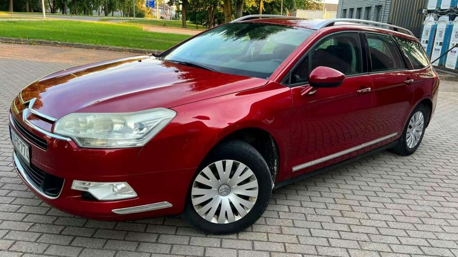 Red Citroen C5 2009 in Siauliai, with an engine capacity of 2.00 L and mileage of 300 thousand km for 2450 €, photo 3 on AUTOMOTO.COM.LV