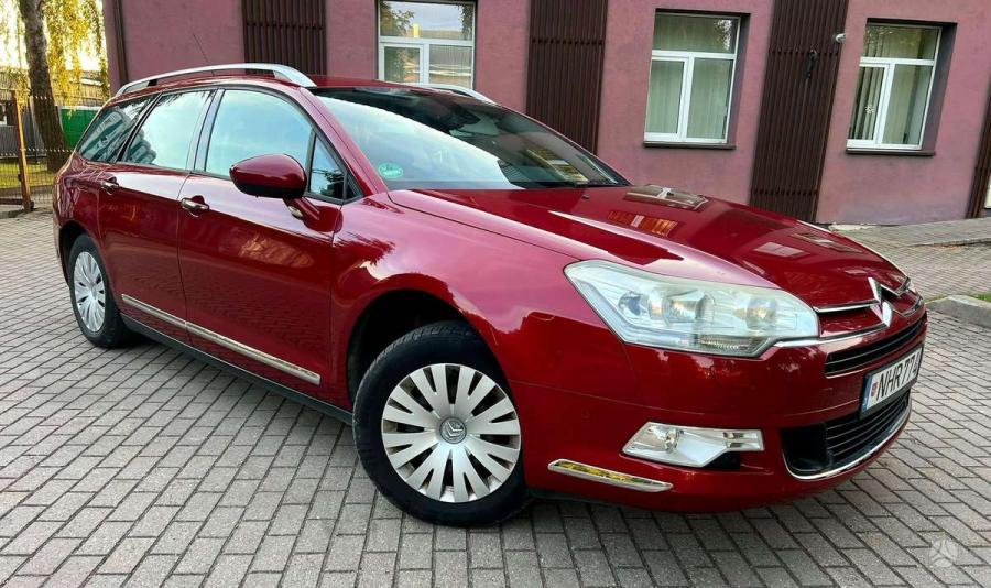 Red Citroen C5 2009 in Siauliai, with an engine capacity of 2.00 L and mileage of 300 thousand km for 2450 €, photo 4 on AUTOMOTO.COM.LV