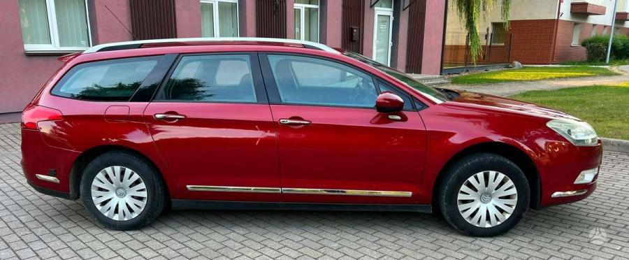 Red Citroen C5 2009 in Siauliai, with an engine capacity of 2.00 L and mileage of 300 thousand km for 2450 €, photo 7 on AUTOMOTO.COM.LV
