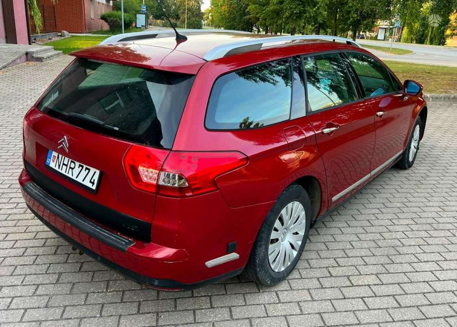 Red Citroen C5 2009 in Siauliai, with an engine capacity of 2.00 L and mileage of 300 thousand km for 2450 €, photo 9 on AUTOMOTO.COM.LV