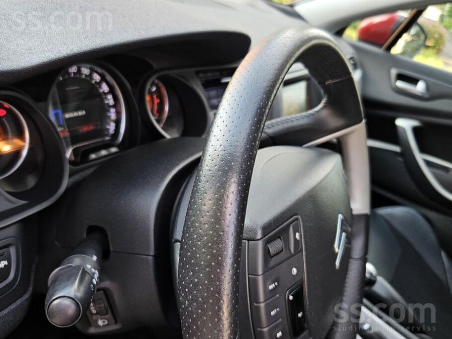 Sarkans Citroen C5 2012 Jēkabpils, ar dzinēja tilpumu 1.60 L un nobraukumu 188 tūkst. km par 4490 €, foto 15 vietnē AUTOMOTO.COM.LV