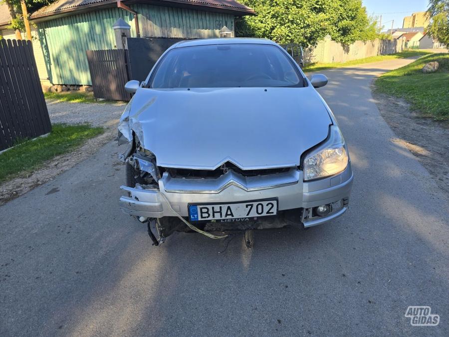 Citroen C5 2006 in Radviliskis, with an engine capacity of 2.00 L and mileage of 270 thousand km for 350 €, photo 6 on AUTOMOTO.COM.LV