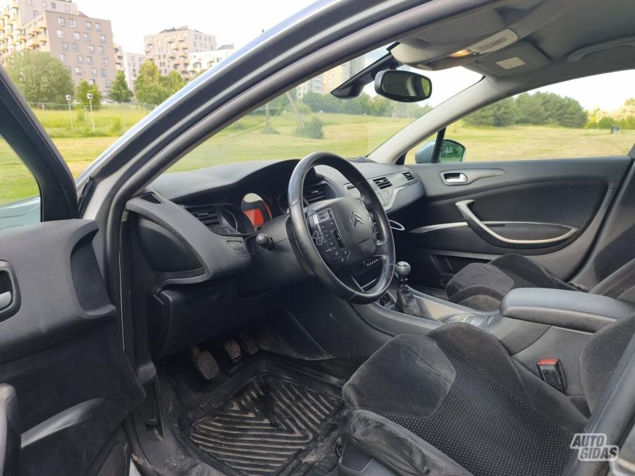 Citroen C5 2008 in Vilnius, with an engine capacity of 2.00 L and mileage of 336 thousand km for 1200 €, photo 10 on AUTOMOTO.COM.LV