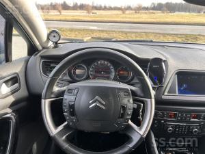 Citroen C5 2008 in Liepaja, with an engine capacity of 2.00 L and mileage of 342 thousand km for 3300 €, photo 9 on AUTOMOTO.COM.LV