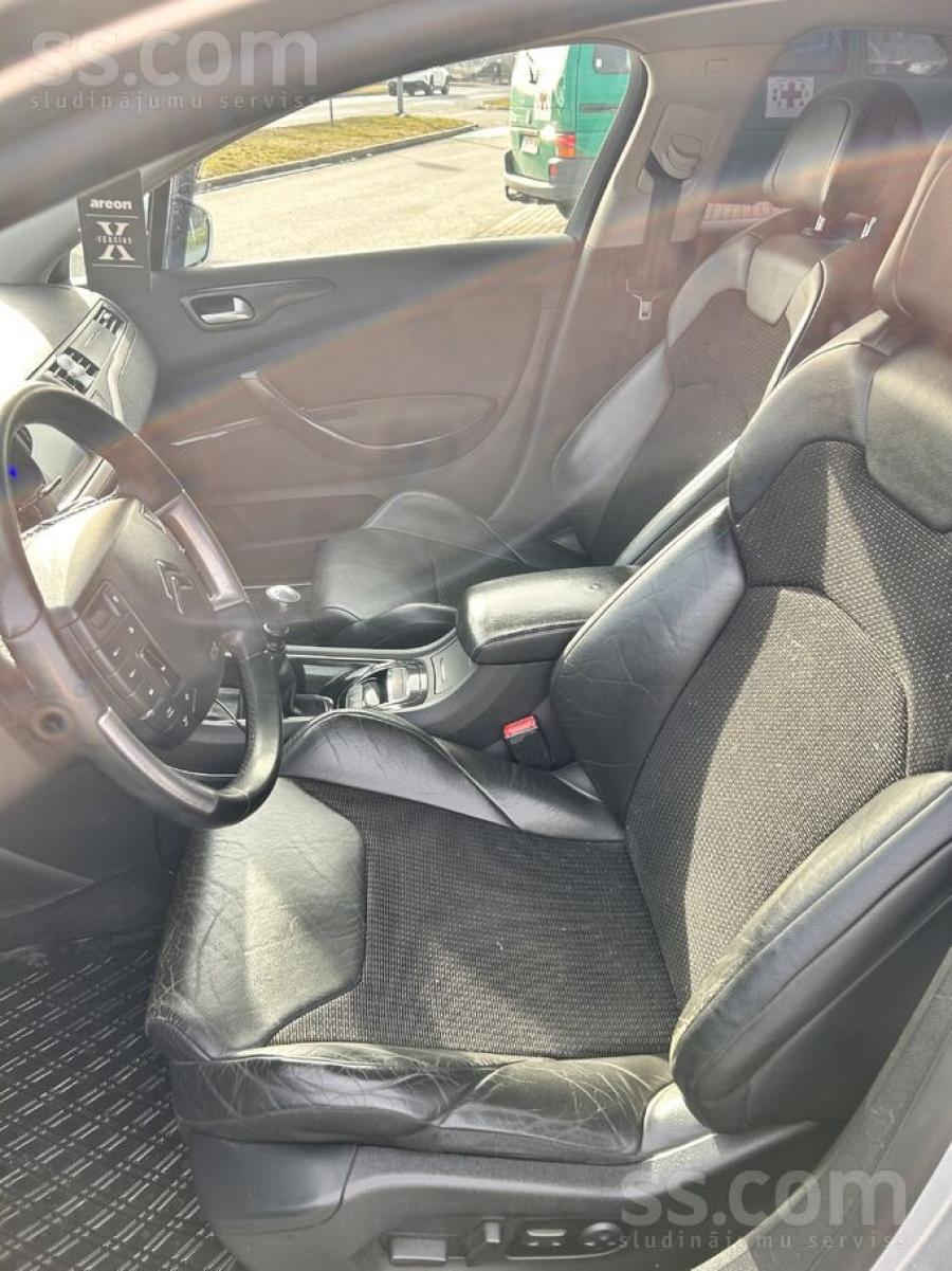 Citroen C5 2008 in Liepaja, with an engine capacity of 2.00 L and mileage of 342 thousand km for 3300 €, photo 11 on AUTOMOTO.COM.LV