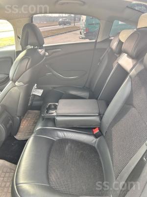 Citroen C5 2008 in Liepaja, with an engine capacity of 2.00 L and mileage of 342 thousand km for 3300 €, photo 12 on AUTOMOTO.COM.LV