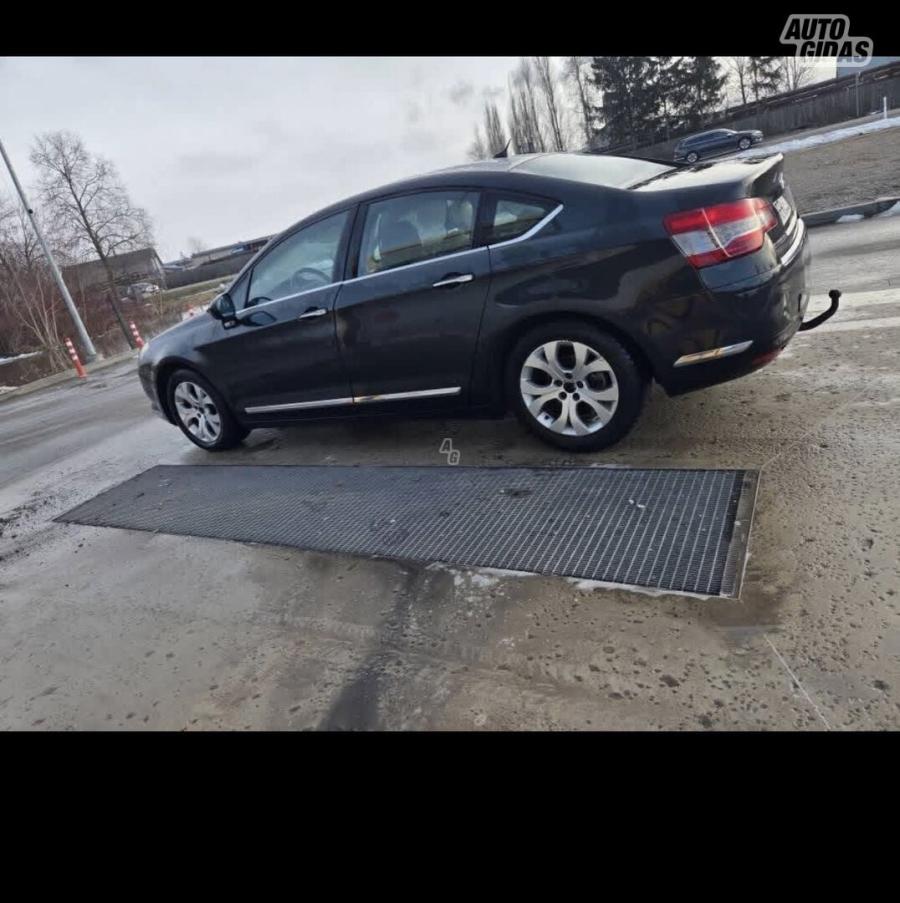 Citroen C5 2008 in Kretinga, with an engine capacity of 2.20 L and mileage of 291 thousand km for 1000 €, photo 4 on AUTOMOTO.COM.LV