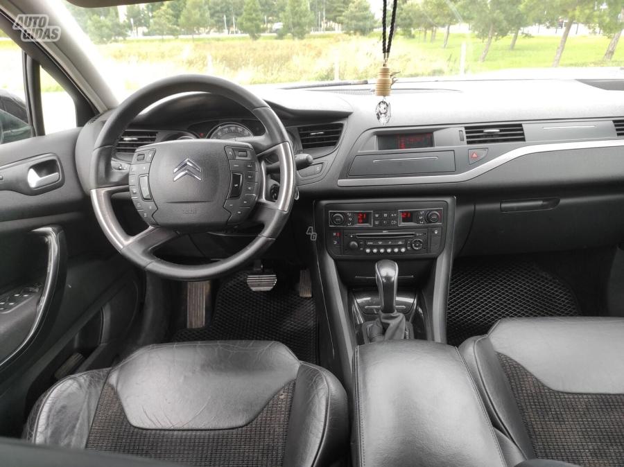 Citroen C5 2008 in Kretinga, with an engine capacity of 2.00 L and mileage of 398 thousand km for 930 €, photo 8 on AUTOMOTO.COM.LV
