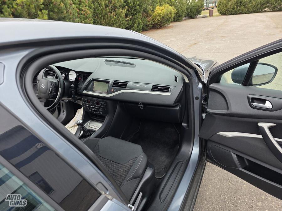 Citroen C5 2009 Radviliškis, ar dzinēja tilpumu 2.00 L un nobraukumu 305 tūkst. km par 3150 €, foto 12 vietnē AUTOMOTO.COM.LV