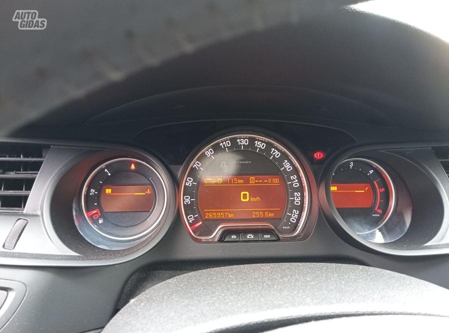 Citroen C5 2009 Alīta, ar dzinēja tilpumu 2.00 L un nobraukumu 265 tūkst. km par 2950 €, foto 10 vietnē AUTOMOTO.COM.LV