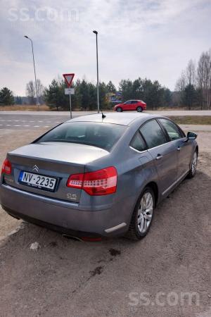 Citroen C5 2009 in Riga, with an engine capacity of 3.00 L and mileage of 281 thousand km for 2800 €, photo 4 on AUTOMOTO.COM.LV