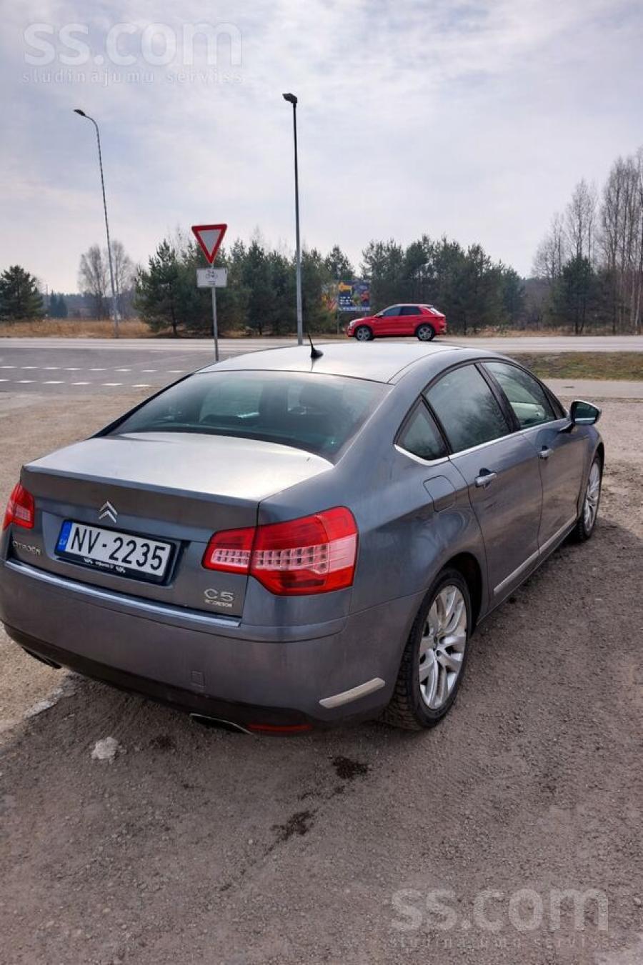 Citroen C5 2009 in Riga, with an engine capacity of 3.00 L and mileage of 281 thousand km for 2800 €, photo 4 on AUTOMOTO.COM.LV
