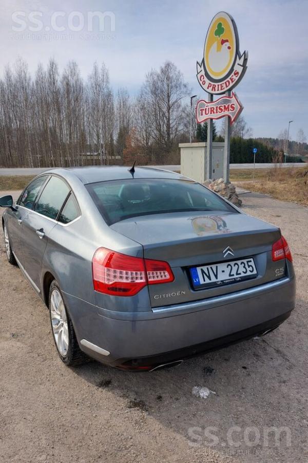 Citroen C5 2009 in Riga, with an engine capacity of 3.00 L and mileage of 281 thousand km for 2800 €, photo 4 on AUTOMOTO.COM.LV