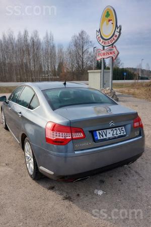 Citroen C5 2009 in Riga, with an engine capacity of 3.00 L and mileage of 281 thousand km for 2800 €, photo 5 on AUTOMOTO.COM.LV