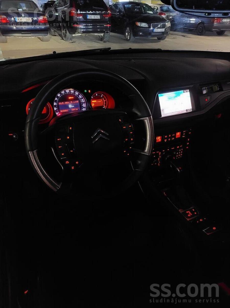 Citroen C5 2009 Rīga, ar dzinēja tilpumu 3.00 L un nobraukumu 281 tūkst. km par 2100 €, foto 6 vietnē AUTOMOTO.COM.LV