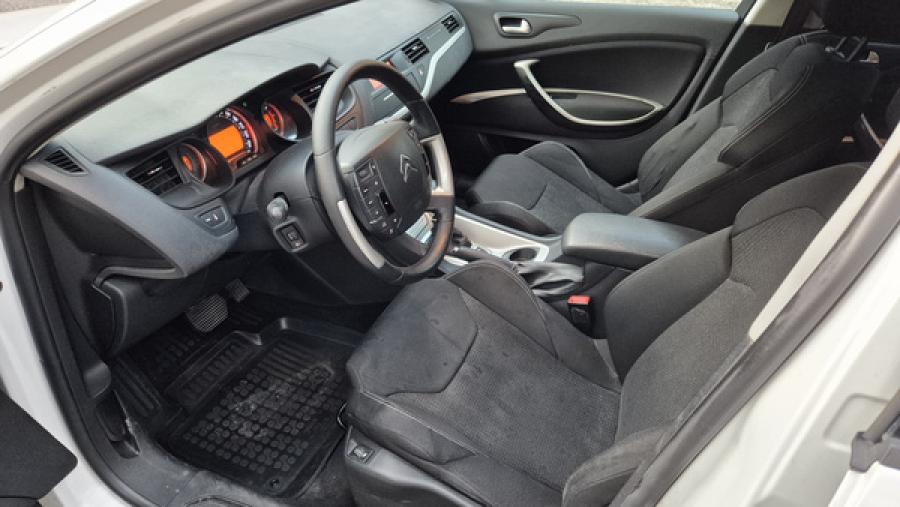 Citroen C5 2010 Tallina, ar dzinēja tilpumu 2.00 L un nobraukumu 273 tūkst. km par 1500 €, foto 10 vietnē AUTOMOTO.COM.LV