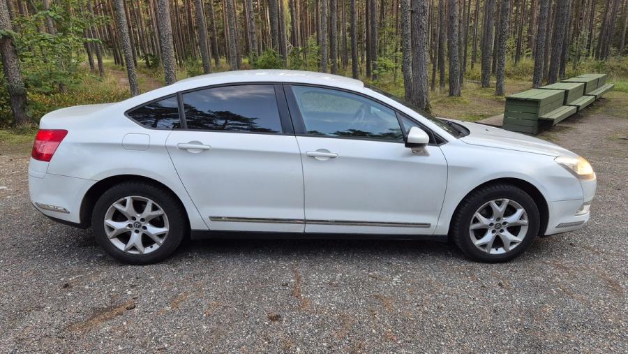 Citroen C5 2010 Tallina, ar dzinēja tilpumu 2.00 L un nobraukumu 273 tūkst. km par 1500 €, foto 18 vietnē AUTOMOTO.COM.LV