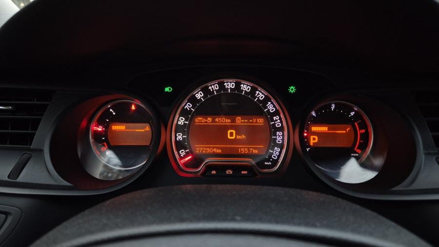 Citroen C5 2010 Tallina, ar dzinēja tilpumu 2.00 L un nobraukumu 273 tūkst. km par 1500 €, foto 25 vietnē AUTOMOTO.COM.LV