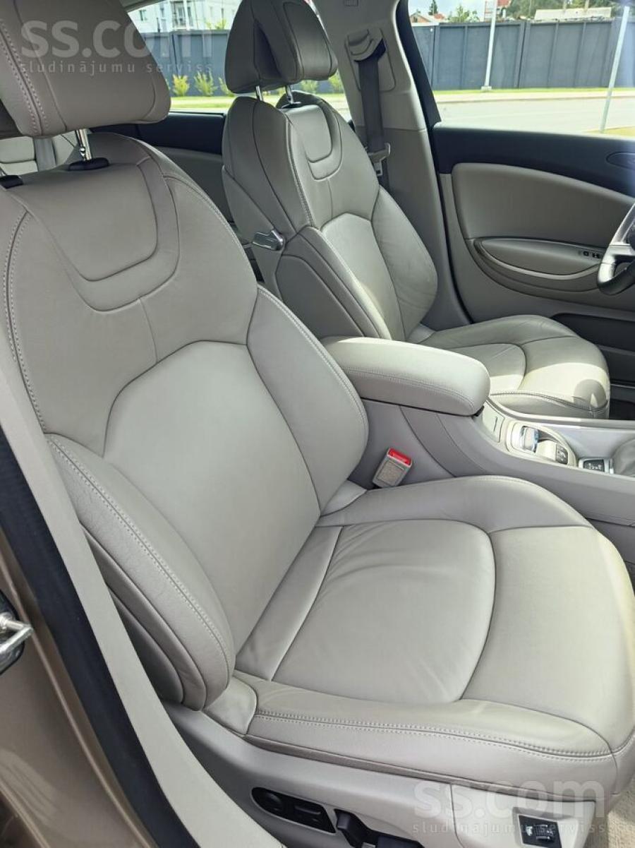 Citroen C5 2011 Rīga, ar dzinēja tilpumu 1.60 L un nobraukumu 58 tūkst. km par 6500 €, foto 7 vietnē AUTOMOTO.COM.LV