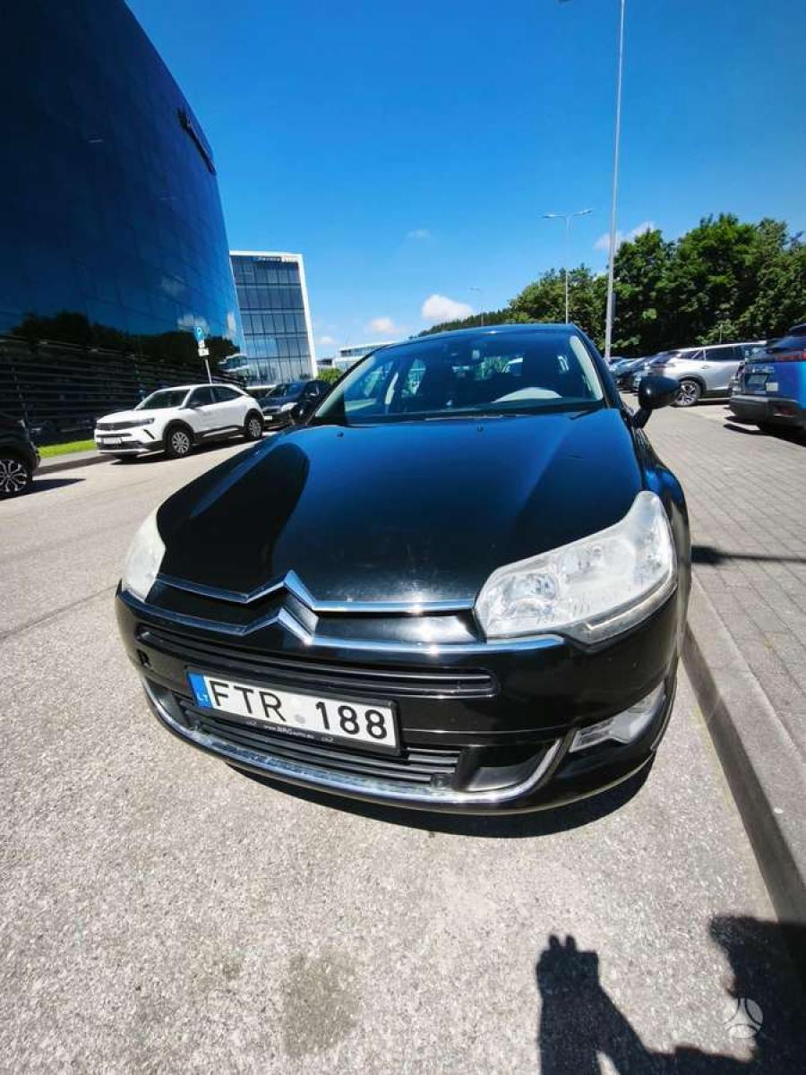 Citroen C5 2012 in Vilnius, with an engine capacity of 1.60 L and mileage of 183 thousand km for 2899 €, photo 6 on AUTOMOTO.COM.LV