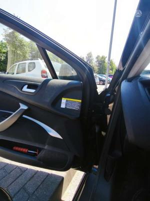 Citroen C5 2012 in Vilnius, with an engine capacity of 1.60 L and mileage of 183 thousand km for 2899 €, photo 29 on AUTOMOTO.COM.LV