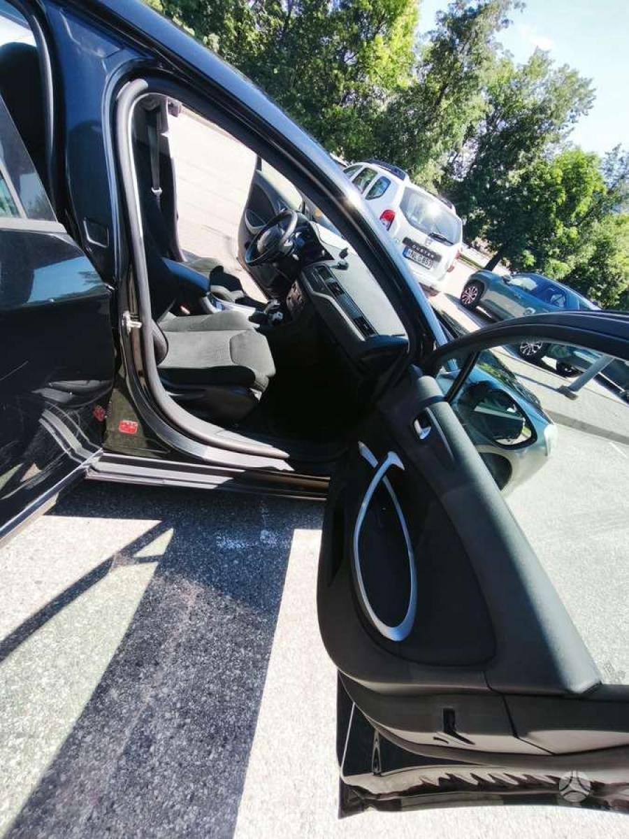 Citroen C5 2012 in Vilnius, with an engine capacity of 1.60 L and mileage of 183 thousand km for 2899 €, photo 33 on AUTOMOTO.COM.LV