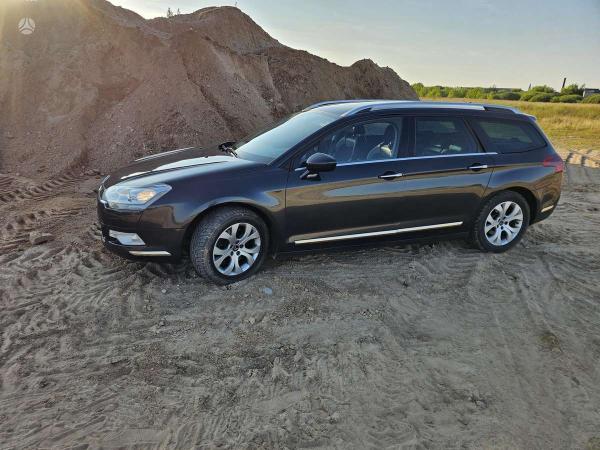 Citroen C5 2008 in Panevezys, with an engine capacity of 2.18 L and mileage of 253 thousand km for 3400 €, photo 3 on AUTOMOTO.COM.LV