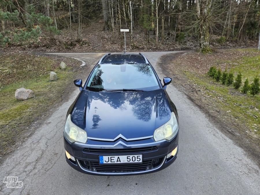 Citroen C5 2009 in Prienai, with an engine capacity of 2.20 L and mileage of 290 thousand km for 2000 €, photo 1 on AUTOMOTO.COM.LV