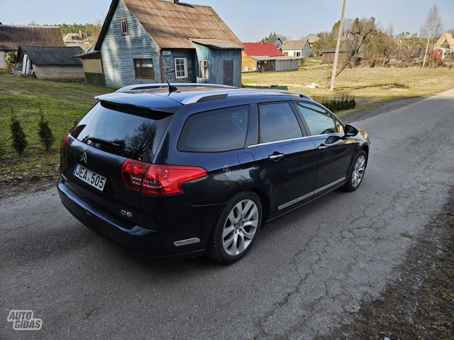 Citroen C5 2009 in Prienai, with an engine capacity of 2.20 L and mileage of 290 thousand km for 1950 €, photo 6 on AUTOMOTO.COM.LV