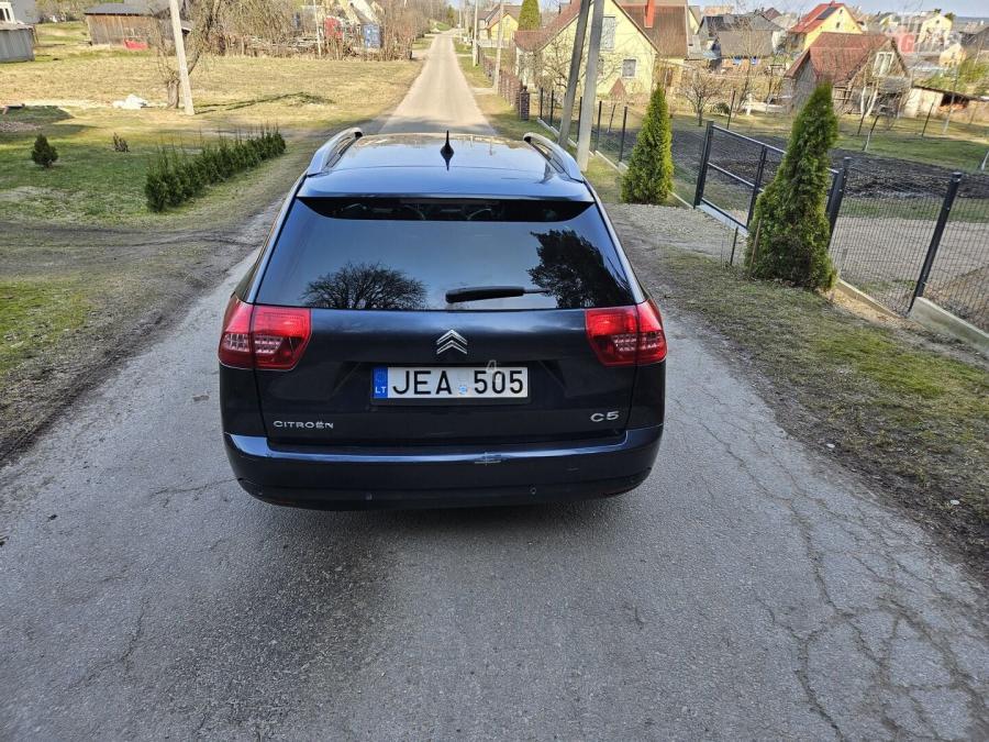 Citroen C5 2009 in Prienai, with an engine capacity of 2.20 L and mileage of 290 thousand km for 1950 €, photo 7 on AUTOMOTO.COM.LV