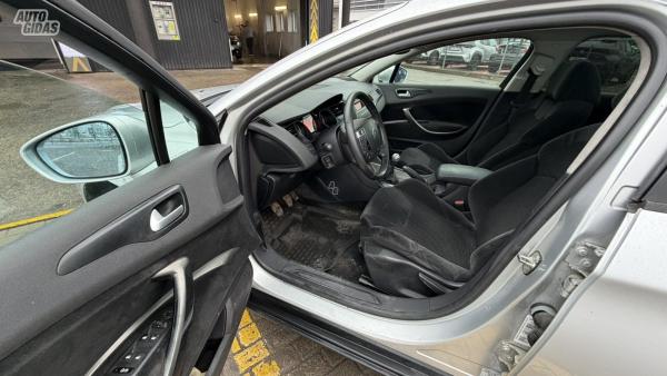 Citroen C5 2009 Šauļi, ar dzinēja tilpumu 1.60 L un nobraukumu 320 tūkst. km par 1250 €, foto 7 vietnē AUTOMOTO.COM.LV