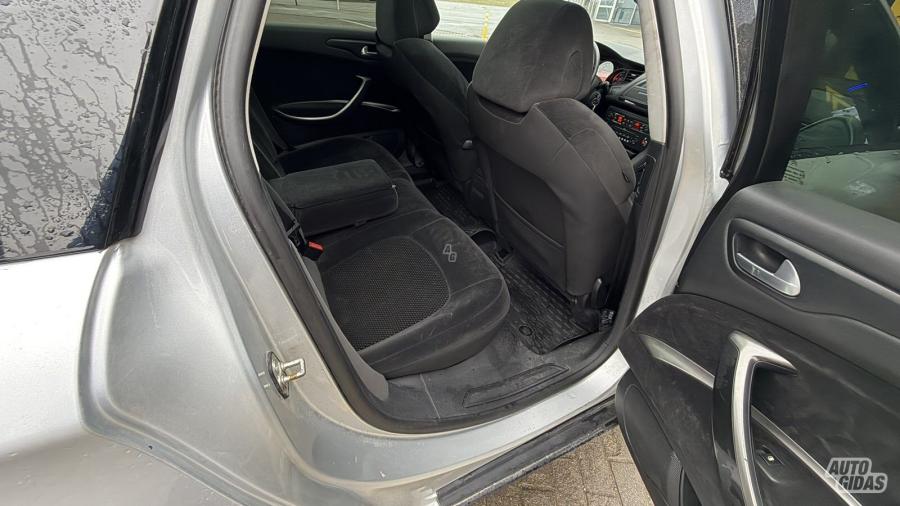 Citroen C5 2009 in Siauliai, with an engine capacity of 1.60 L and mileage of 320 thousand km for 1250 €, photo 12 on AUTOMOTO.COM.LV