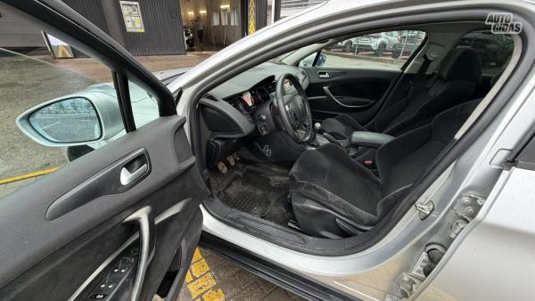 Citroen C5 2009 Šauļi, ar dzinēja tilpumu 1.60 L un nobraukumu 320 tūkst. km par 1050 €, foto 7 vietnē AUTOMOTO.COM.LV