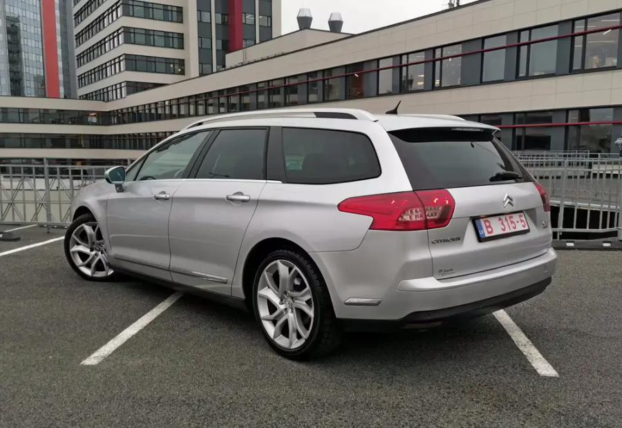 Citroen C5 2009 in Riga, with an engine capacity of 2.70 L and mileage of 287 thousand km for 3390 €, photo 4 on AUTOMOTO.COM.LV