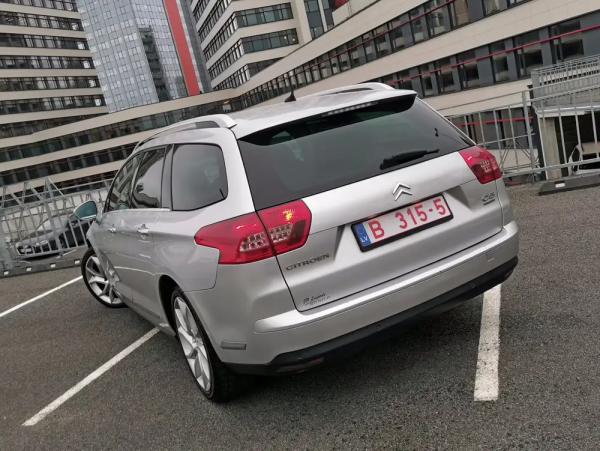 Citroen C5 2009 in Riga, with an engine capacity of 2.70 L and mileage of 287 thousand km for 3390 €, photo 4 on AUTOMOTO.COM.LV