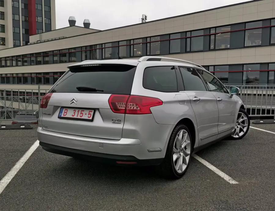 Citroen C5 2009 in Riga, with an engine capacity of 2.70 L and mileage of 287 thousand km for 3390 €, photo 9 on AUTOMOTO.COM.LV