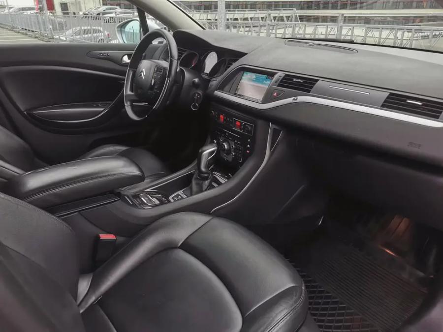 Citroen C5 2009 in Riga, with an engine capacity of 2.70 L and mileage of 287 thousand km for 3390 €, photo 16 on AUTOMOTO.COM.LV