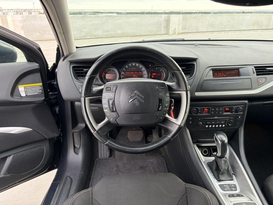 Citroen C5 2009 in Vilnius, with an engine capacity of 2.00 L and mileage of 258 thousand km for 2399 €, photo 10 on AUTOMOTO.COM.LV
