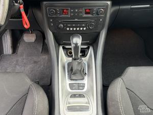 Citroen C5 2009 in Vilnius, with an engine capacity of 2.00 L and mileage of 258 thousand km for 2399 €, photo 11 on AUTOMOTO.COM.LV