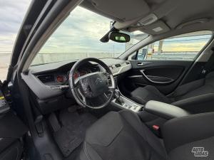 Citroen C5 2009 in Vilnius, with an engine capacity of 2.00 L and mileage of 258 thousand km for 2399 €, photo 12 on AUTOMOTO.COM.LV
