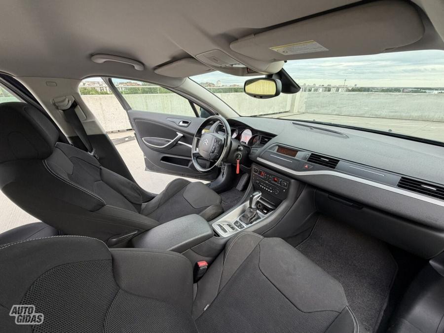 Citroen C5 2009 in Vilnius, with an engine capacity of 2.00 L and mileage of 258 thousand km for 2399 €, photo 15 on AUTOMOTO.COM.LV