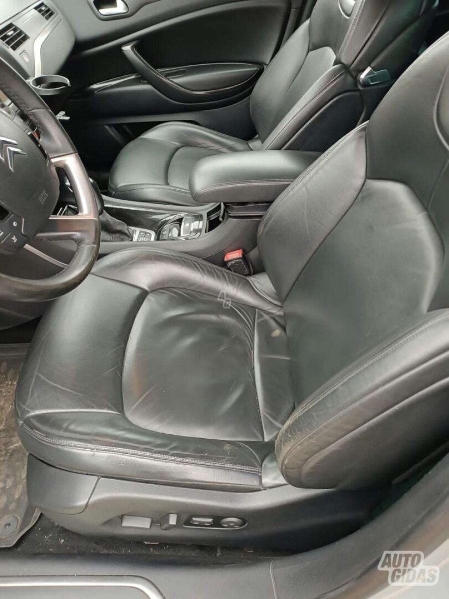 Citroen C5 2010 in Panevezys, with an engine capacity of 2.00 L and mileage of 294 thousand km for 1500 €, photo 12 on AUTOMOTO.COM.LV